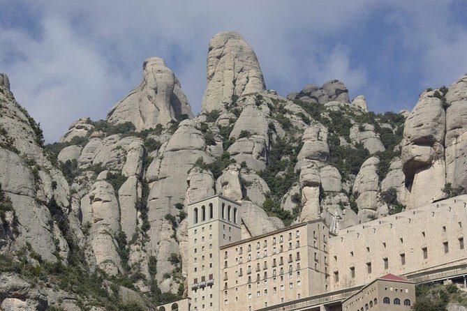 Easy Montserrat: Half Day Trip from Barcelona - Key Points