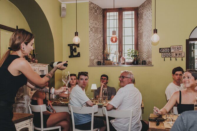 EAT AND DRINK LIKE A LOCAL - Wine Tasting in Trastevere w/ Gelato - Key Points