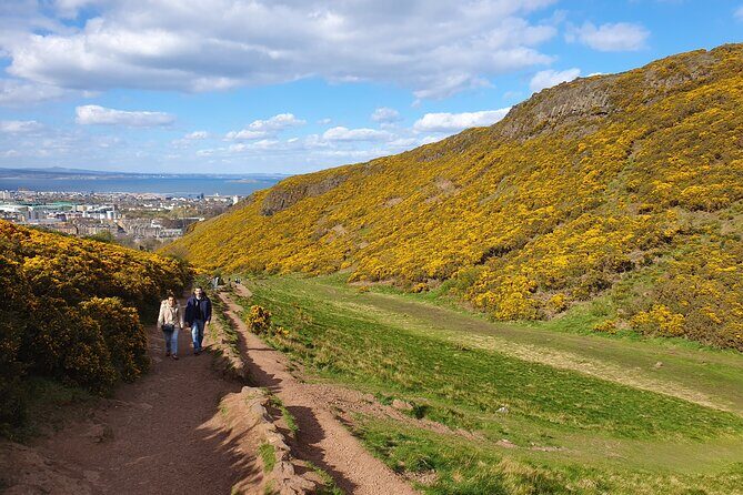 Edinburgh: Arthur's Seat Hike with Local Guide - The Itinerary Breakdown: What to Expect