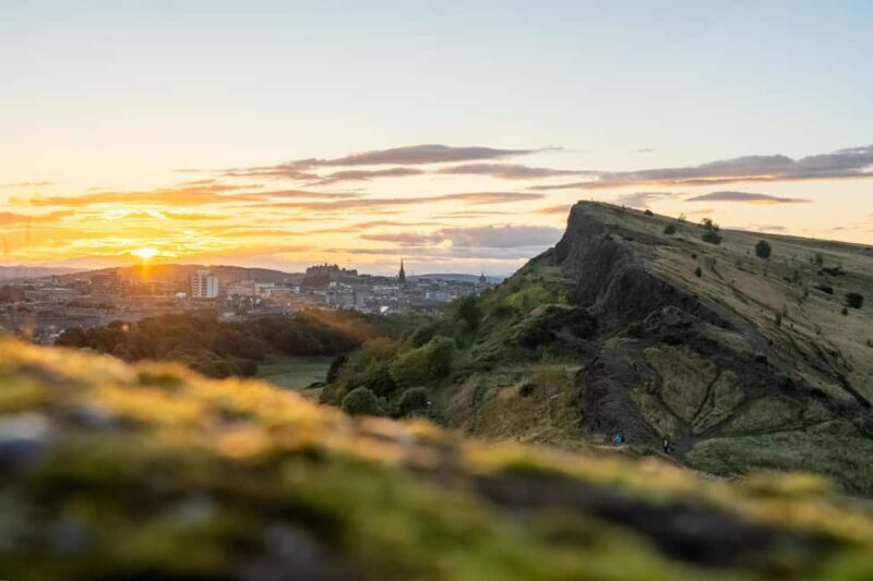 Edinburgh: Arthur's Seat Sunrise Hike with Mountain Guide - The Experience: What to Expect from Start to Finish