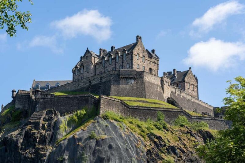 Edinburgh Castle: Express Guided Tour with Entry Ticket - Exploring Inside the Castle