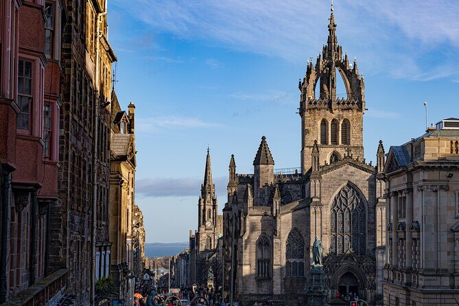 Edinburgh Castle: Guided Walking Tour with Entry Ticket - Who Is This Tour Best For?