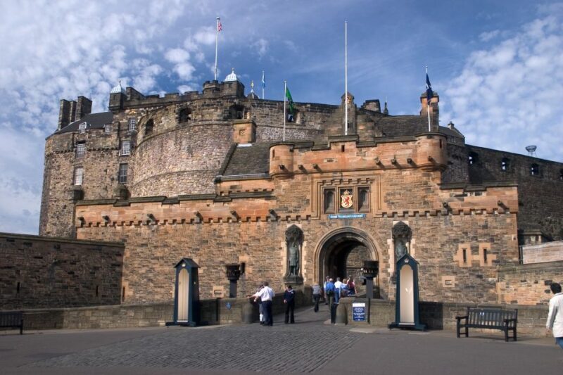 Edinburgh Castle: Guided Walking Tour with Entry Ticket - First Impressions: What to Expect from the Tour  