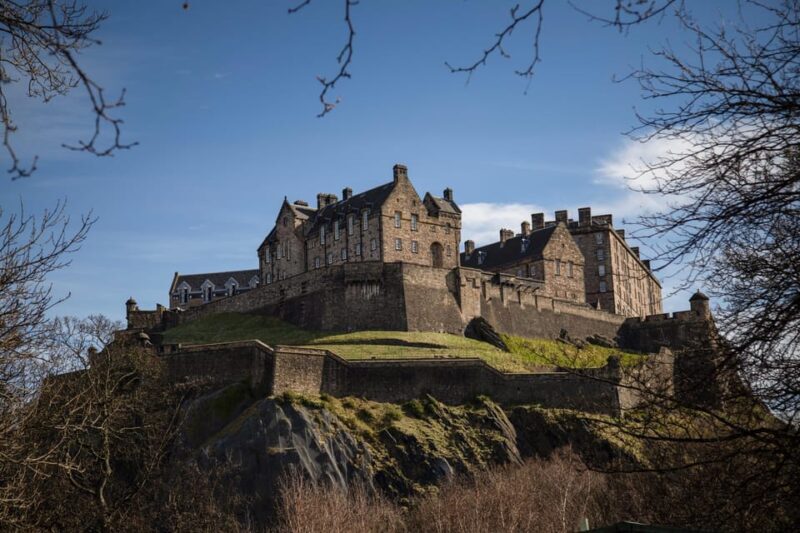 Edinburgh Castle & Royal Mile Walking Tour - Ticket Included - Why This Tour Works Well