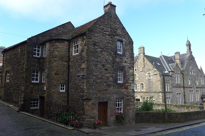 Edinburgh: Dean Village Circus Lane Walking Tour with a Local - Why This Tour Is Worth Considering