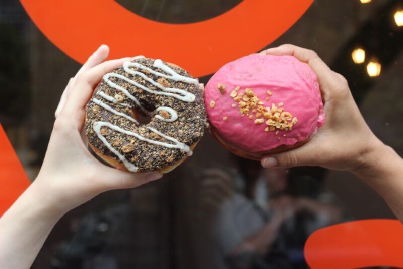 Edinburgh: Donuts, Sweet Treats & the Royal Mile Adventure - Key Points