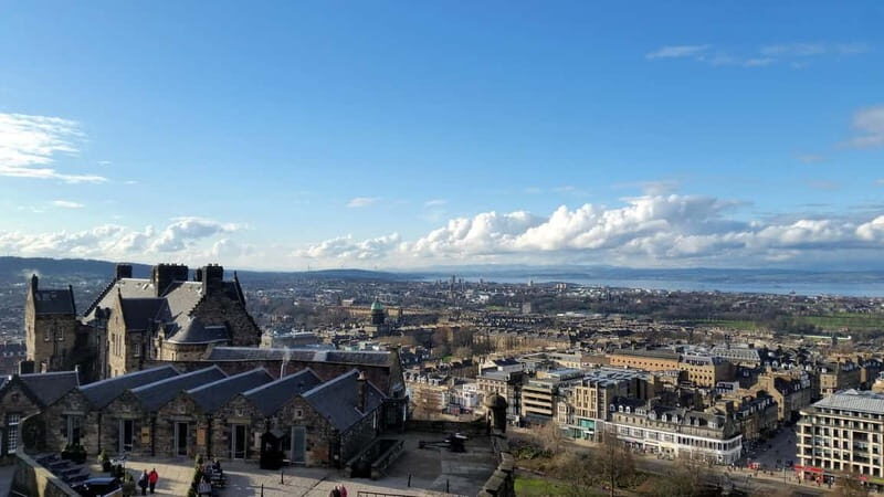 Edinburgh: Edinburgh Castle Guided History Tour with Tickets - What to Expect from the Edinburgh Castle Guided Tour