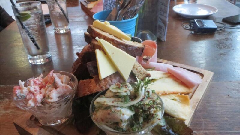 Edinburgh: Food & Drink Tasting Tour - The Sum Up