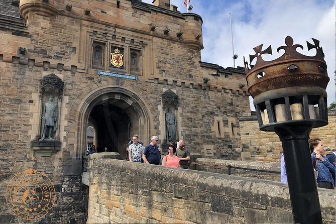 Edinburgh Full-Day Guided Private Tour in a Premium Minivan - Key Points