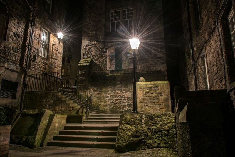 Edinburgh: Guided Ghost Walking Tour - Key Points