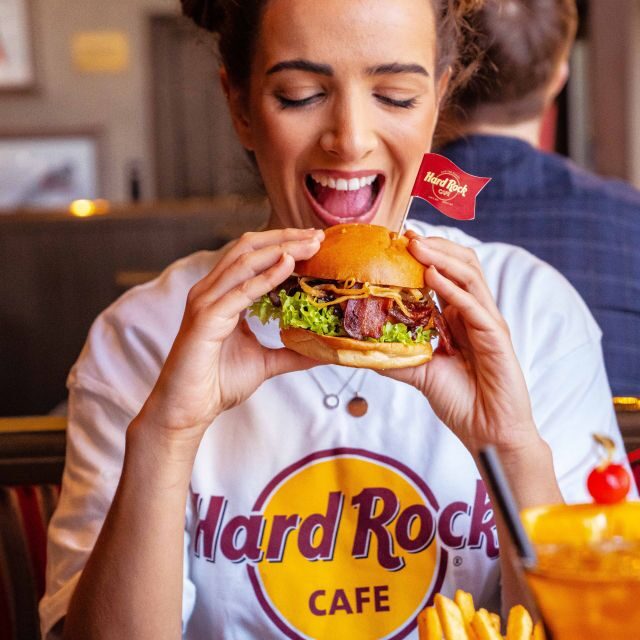Edinburgh: Hard Rock Cafe with Set Menu for Lunch or Dinner - Authenticity and Special Touches