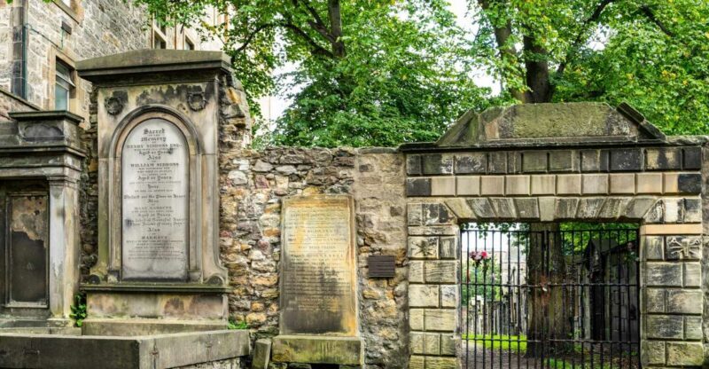 Edinburgh: Haunted Underground Vaults and Graveyard Tour - An In-Depth Look at Edinburgh’s Haunted Tour