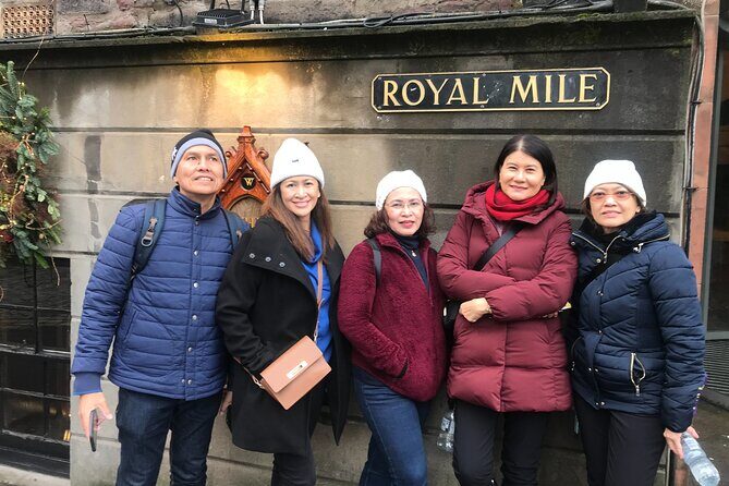 Edinburgh Highlights & Hidden Gems: Private Tour with a Local - Food and Drink: A Local Flavor