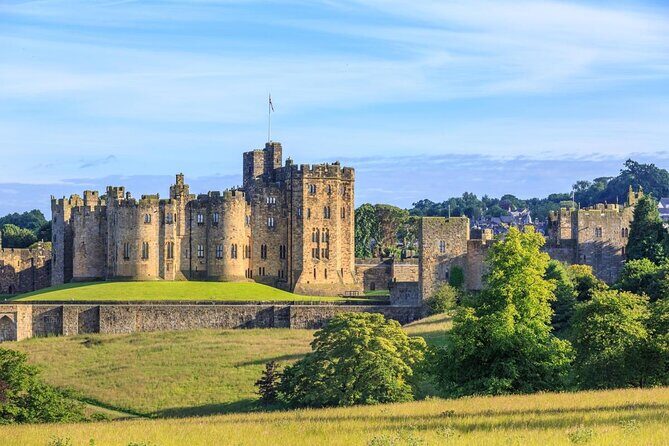 Edinburgh: Holy Island, Alnwick Castle & Kingdom of Northumbria - Key Points  