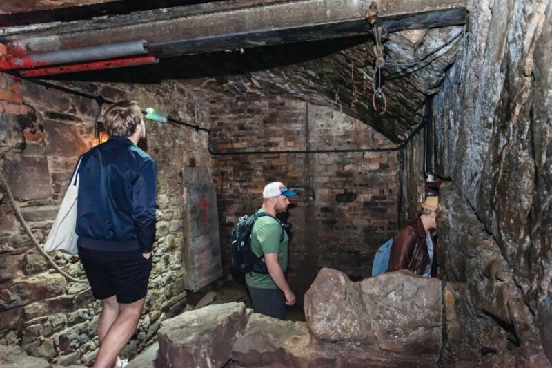 Edinburgh: Old Town and Underground Historical Tour - Accessibility and Considerations