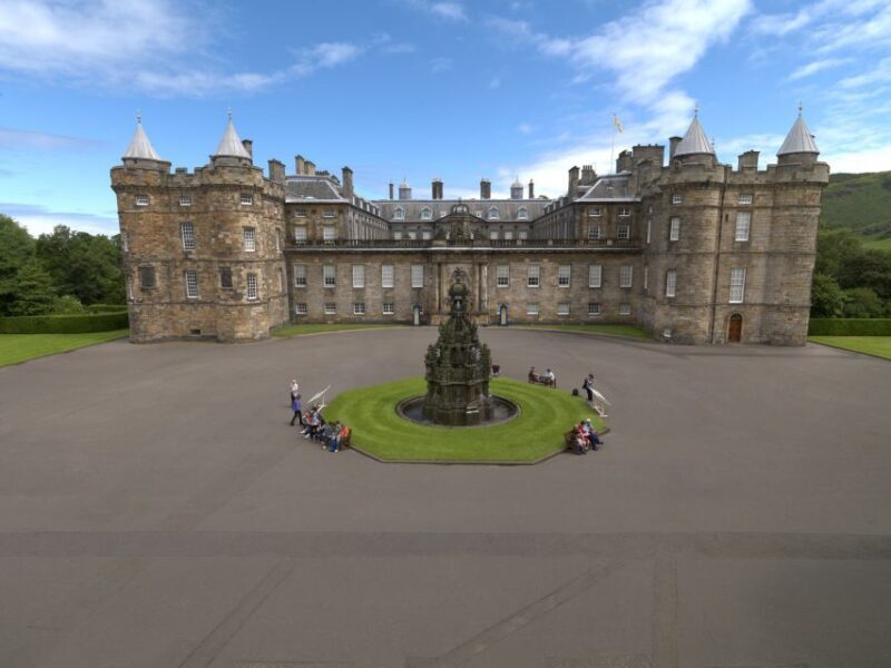 Edinburgh: Palace of Holyroodhouse Entry Ticket - Food, Drink, and Souvenirs