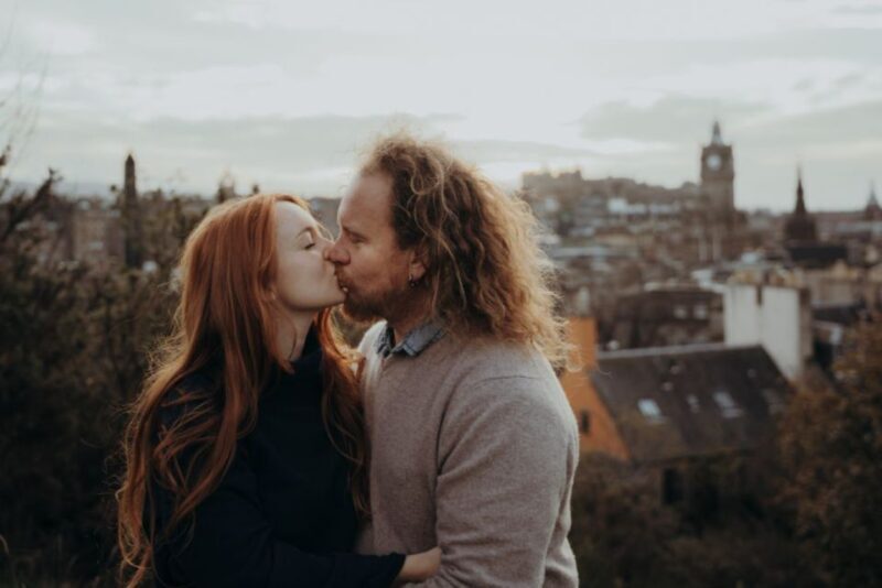 Edinburgh: Photo Shoot with a Private Vacation Photographer - The Sum Up