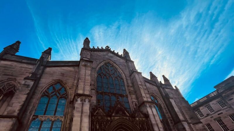 Edinburgh: Royal Mile Old Town Walking Tour - Key Points