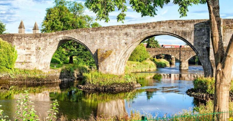 Edinburgh: Stirling, Whisky and St Andrews Tour in Spanish - The Itinerary Breakdown