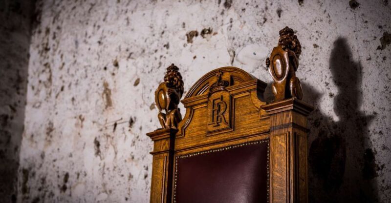 Edinburgh: The Lost Close Underground Scotch Whisky Tasting - The Guides and Their Impact