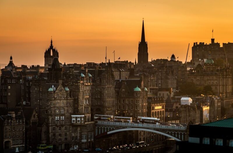Edinburgh: The Royal City Tour from London - Key Points