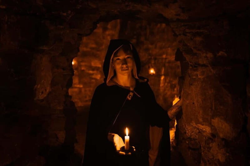 Edinburgh: Underground Vaults and Graveyard Evening Tour - The Graveyard and Its Tales