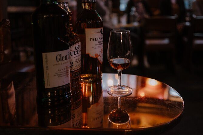 Edinburgh: Whisky Tasting with Storytelling in a Historic Pub - Key Points