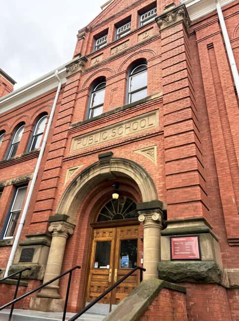 Edmonton: 3-Hour City Highlights Walking Tour With Guide - Is It Worth the Price?