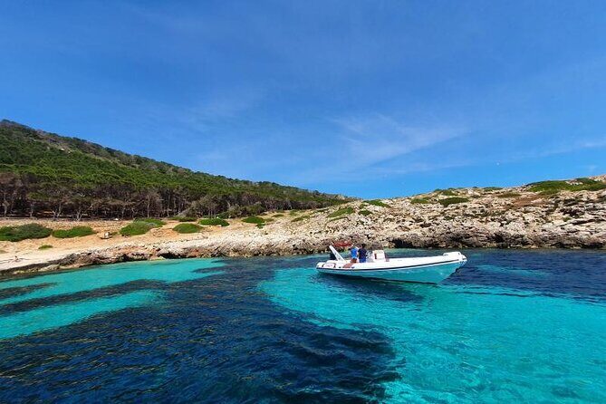 Egadi Islands Boat Tour: Favignana and Levanzo with Lunch - Key Points