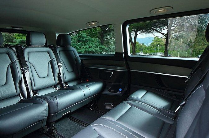 Eiffel Private Guide and Hotel Pick-Up - Worth the Price?