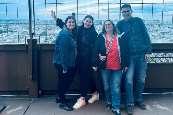 Eiffel Tower Lift Reserved Access Top or 2nd Floor -Max 10guests. - Exploring the Eiffel Tower with Reserved Access and Guided Insights