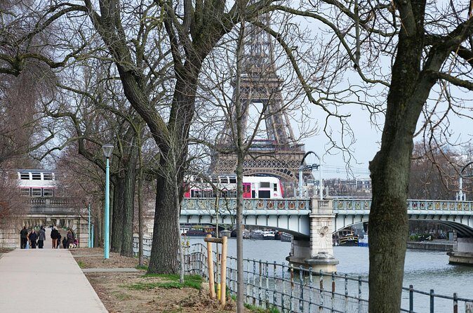 Eiffel Tower Private Tour with Summit Access - Practical Tips for Your Visit
