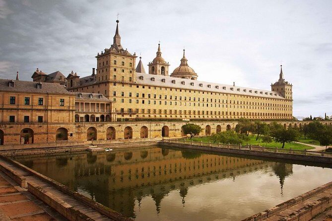 El Escorial and Valley of the Fallen Private Tour - Discovering the Highlights of the Tour