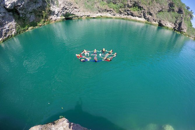 El Meco Waterfall and El Salto Waterfall Tour - Transportation and Group Size