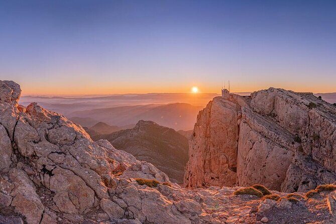 El Penyagolosa (1813m) - Crown the Highest Peak.- OFFICIAL GUIDE - Key Points