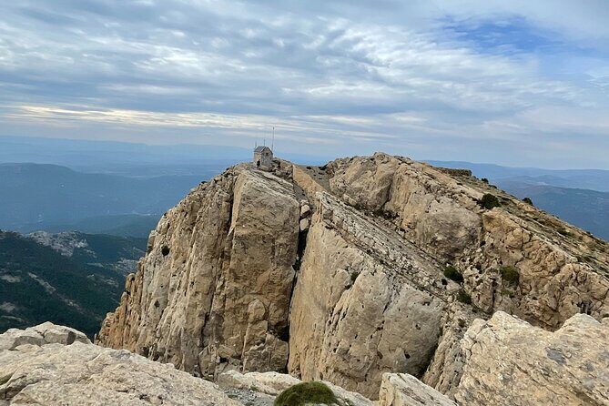 El Penyagolosa (1813m) - Crown the Highest Peak.- OFFICIAL GUIDE - The Challenge and Considerations
