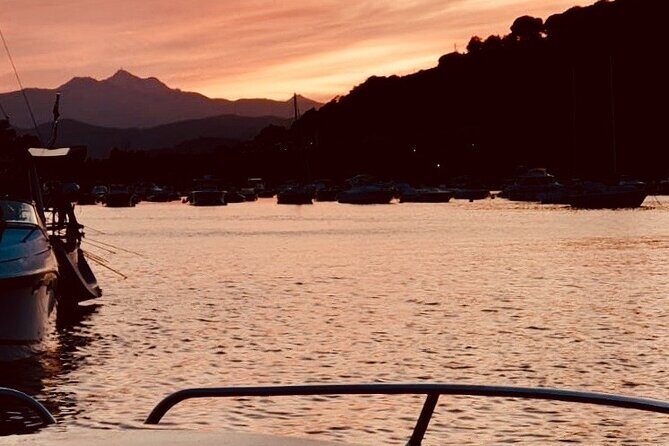 Elba Island - Aperitif on the boat at sunset - private - FAQ