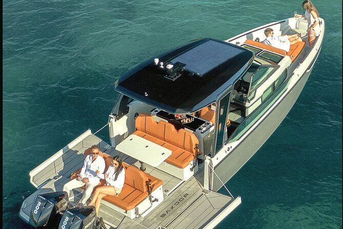 ELEGANT LUXURY MOTOR YACHT PARTY (*No Hidden Fees*) - Who Is This Tour Best For?