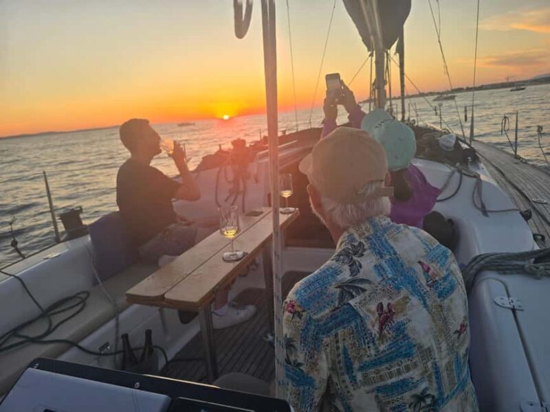 Elegant Sunset cruise under sails,large yacht,full comfort - Who Will Love This Experience?