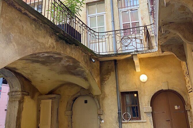 Embark on an aperitif journey through the old town - FAQ