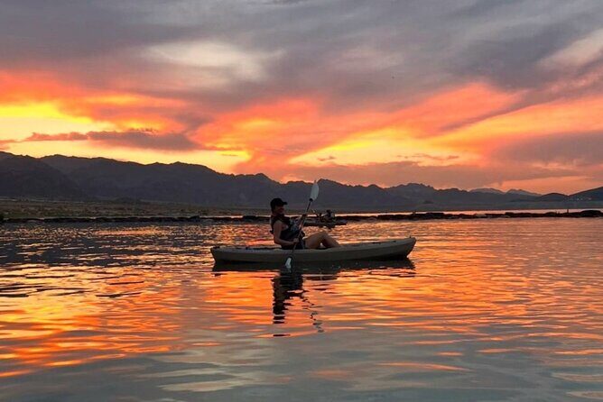 Emerald Cave Sunset Glow Kayak Tour: 3 Caves, Wildlife & Lights - Starting Point & Setup