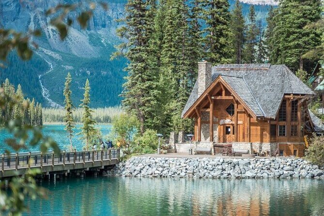 Emerald Lake Escape Day Tour: Waterfalls & Canyon Wonders - What Sets This Tour Apart?