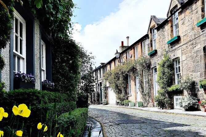 Enchanting Edinburgh: Half-Day Walking Tour with Local Guide - Exploring Edinburgh in Style and Substance