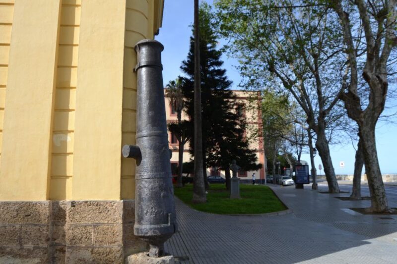 English Cádiz Tour: Walking Tour with Local Guide - Discover Cádiz: A City of Stories and Surprises