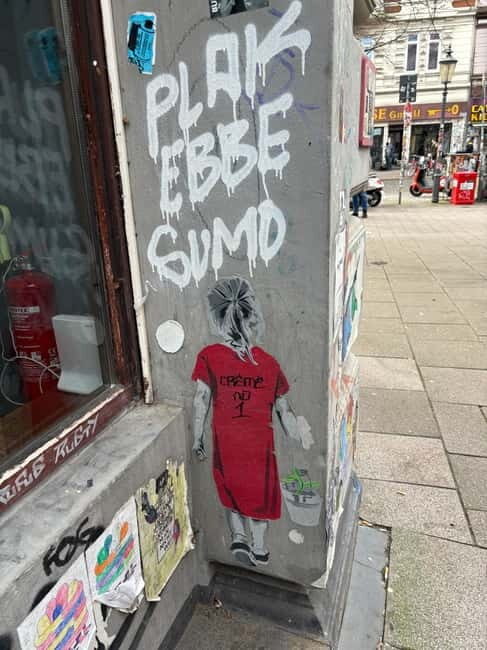 English guided insider tour through the Schanzenviertel - A Closer Look at the Schanzenviertel Guided Tour