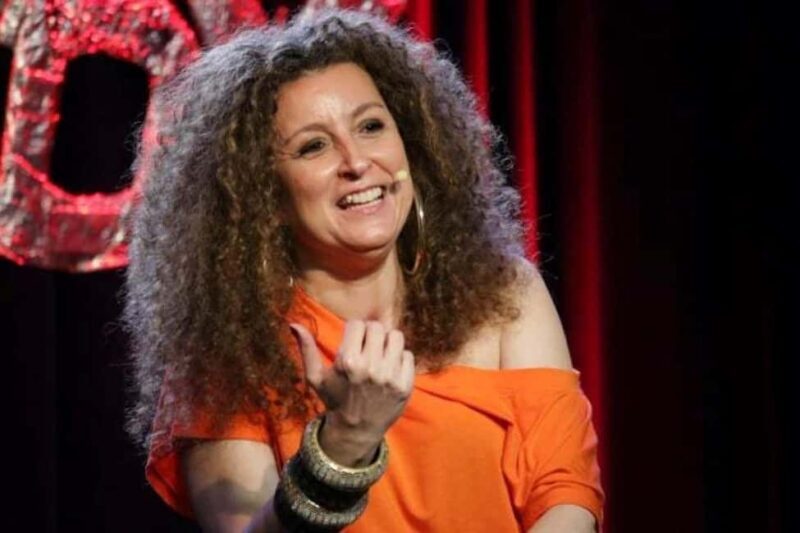 English Stand-Up Comedy Show with Free Pizza and Free Shots - Who Should Consider This Experience?