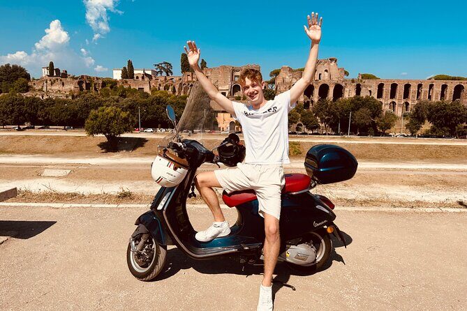 English: Vespa Tour Rome- Experience like a Roman - A Deep Dive into the Vespa Rome Experience