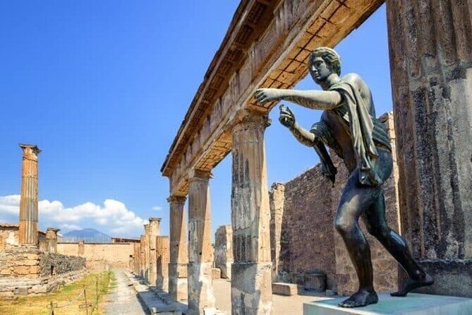 Enjoy a small-group excursion from Rome to Pompeii and Amalfi - The Itinerary in Detail