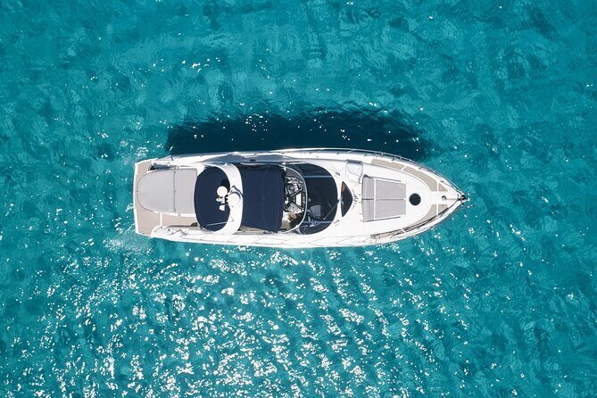 Enjoy an unforgettable experience with the Elegant CRANCHI 47 - FAQs