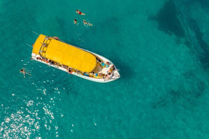 Enjoy crystal clear waters for 2 hours - The Experience Crew and Service